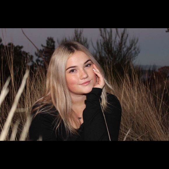 Lilly's Closet (@lillyfulford) | Poshmark